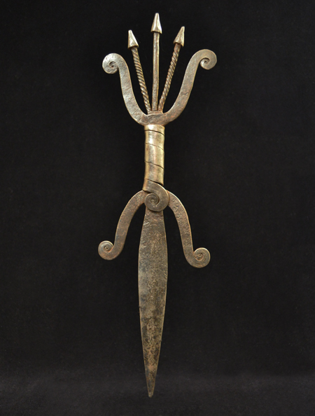 African Tribal Art - Dance scepter (nyansanye), Verre, Nigeria